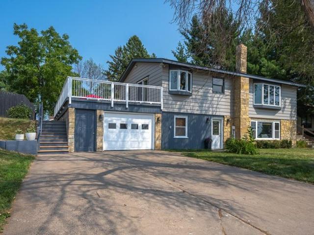 1026 S Starr Ave, New Richmond, WI 54017