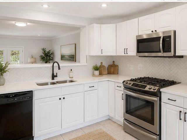 1026 Travis Lane