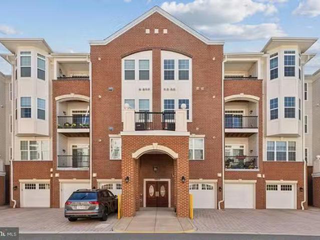 10273 FOUNTAIN CIR APT 308, MANASSAS, VA 20110 Condo/Townhome.