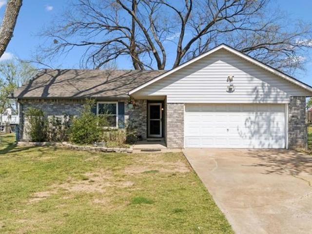 10277 E 2nd St, Claremore, OK 74019