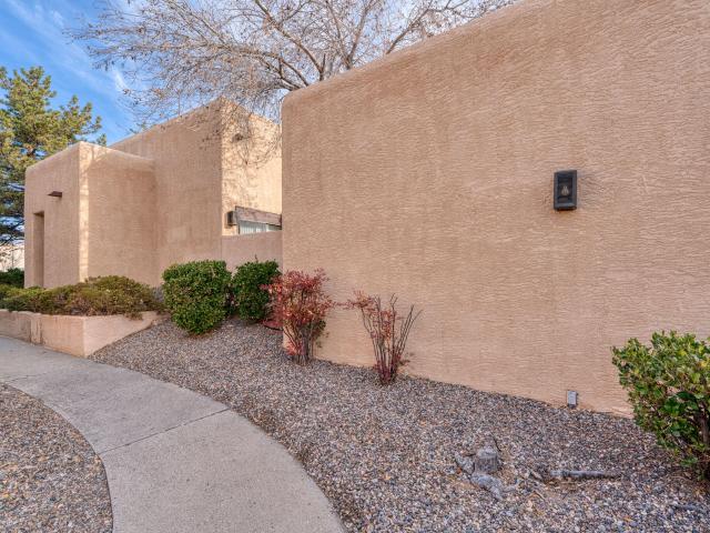10277 Las Casitas Court NE