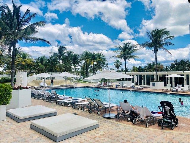10275 Collins Ave Apt 427, Bal Harbour, FL 33154