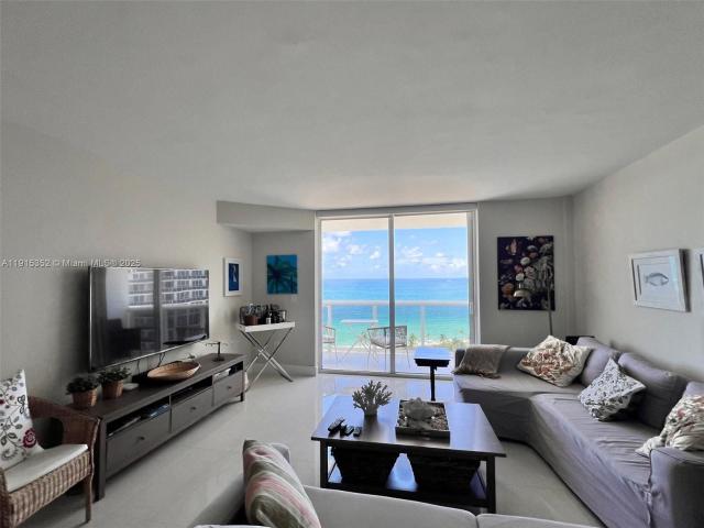 10275 Collins Ave, Bal Harbour, USA, Fl