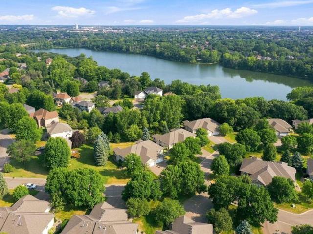 10276 Lancaster Ln, Woodbury, MN 55129