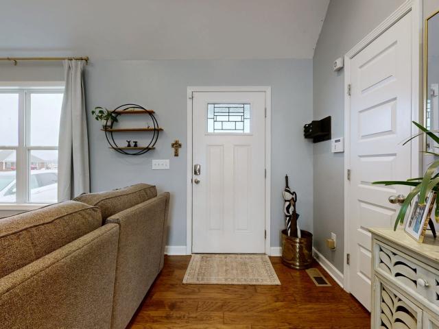 1027 Meridian Dr