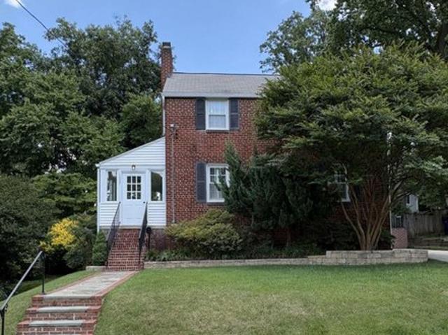 1027 N McKinley Rd, Arlington, VA 22205