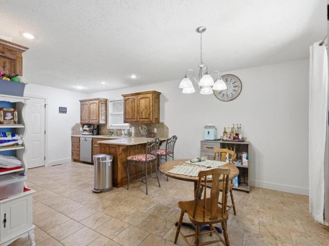 1027 Nickolas Street