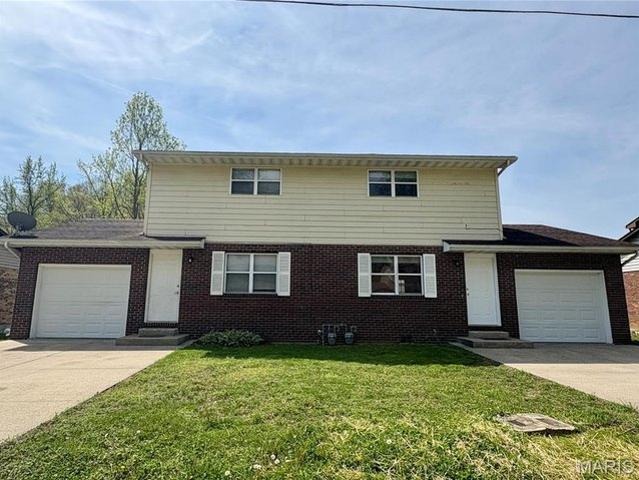 1027 and 1029 Village Ln, Cape Girardeau, MO 63701