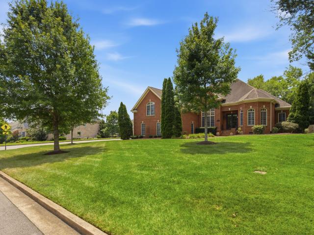 1027 Benington Place