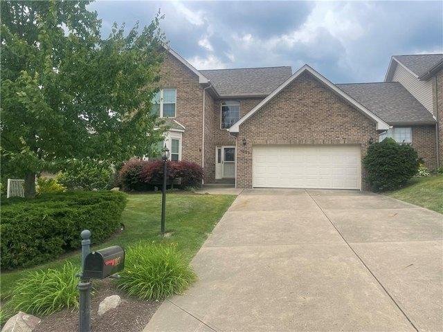 1027 Blackthorne Dr Unit A, Jeannette, PA 15644