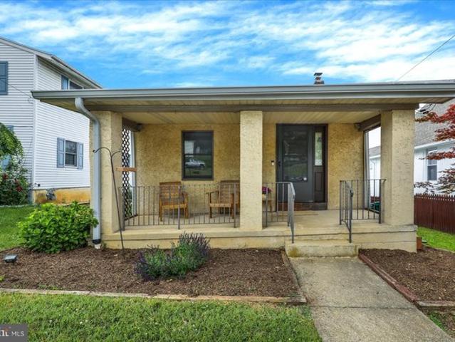 1027 Commonwealth Blvd, Reading, PA 19607