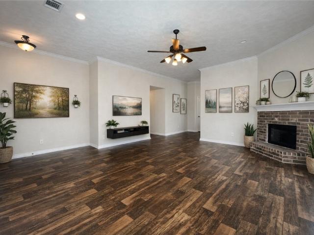 1027 Emerald Dove Avenue