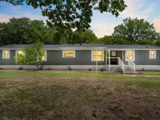 1027 Glen Brook Dr, Pecan Hill, TX 75165