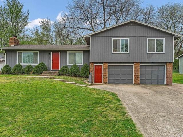 1027 Jana Dr, Lawrence, KS 66049