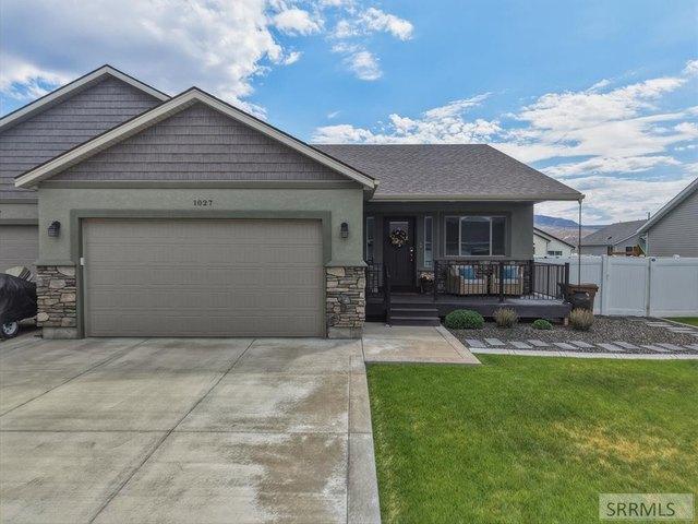1027 Pinewood Ave, Chubbuck, ID 83202