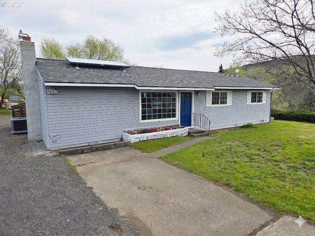 1027 Sunflower St W, The Dalles, OR 97058
