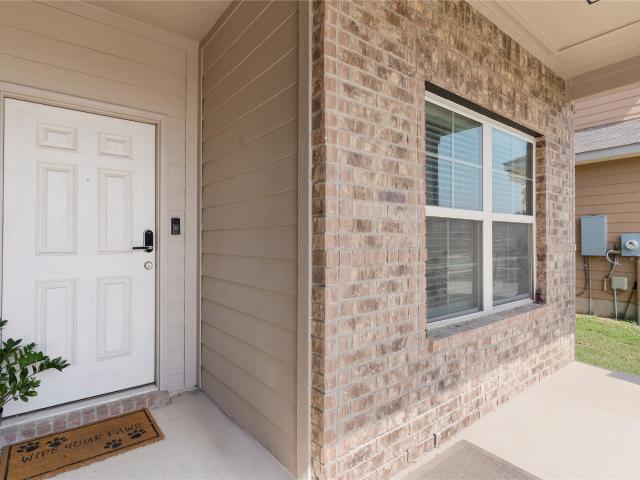 1027 Slight St, New Braunfels, TX 78130 | MLS #6640 | Compass