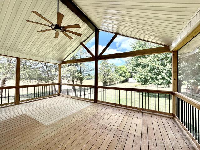 1027 Tabor Road