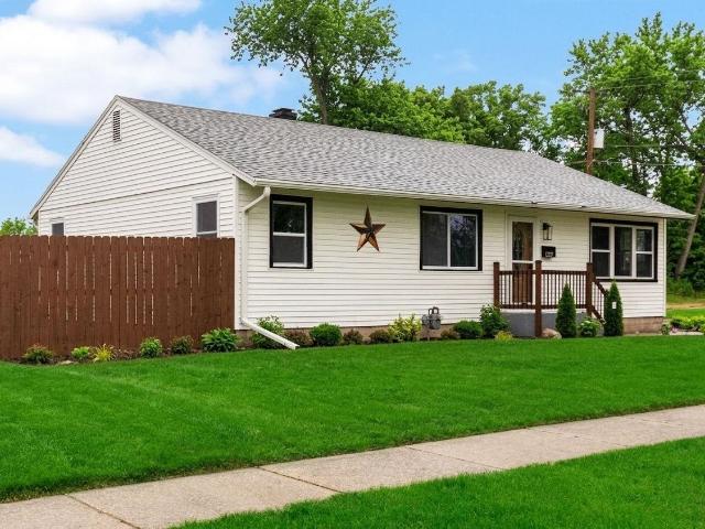 1027 Thomas St, Janesville, WI 53545 | MLS #2021 | Compass
