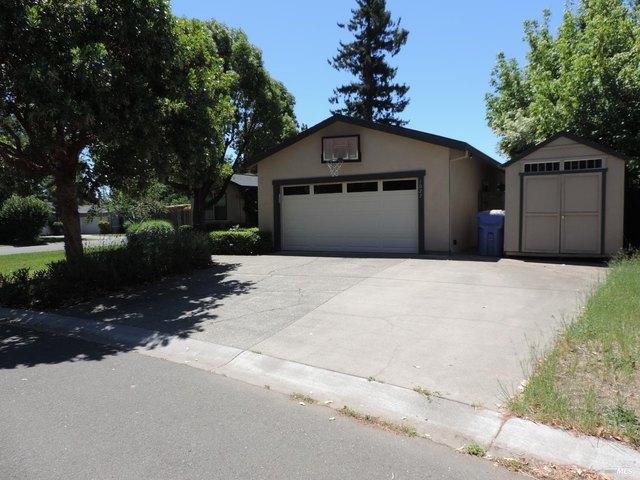 1027 Vassar Dr, Napa, CA 94558
