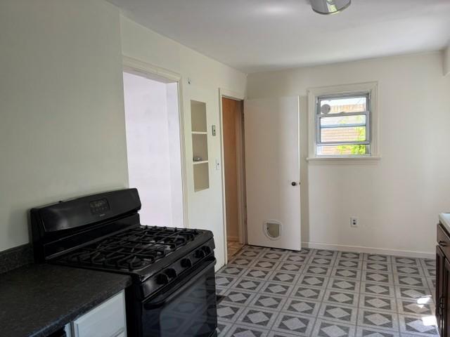 1027 W 32ND Street