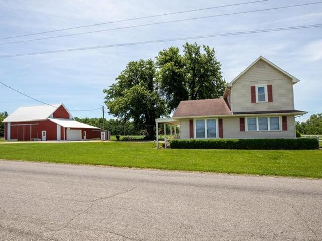 1027 12th Rd, Bourbon, IN 46504