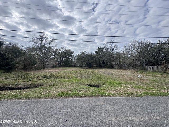 1027 22nd St, Pascagoula, MS 39581