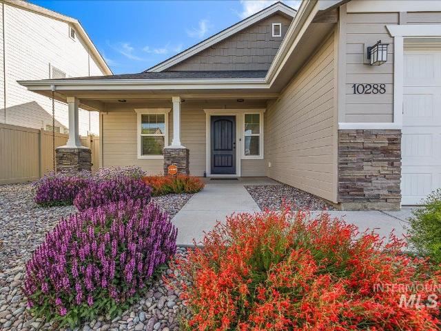 10288 Longtail Dr