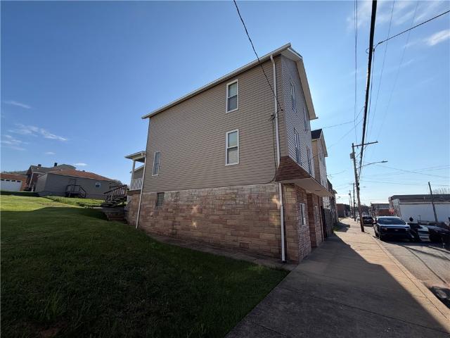 1028 Main St