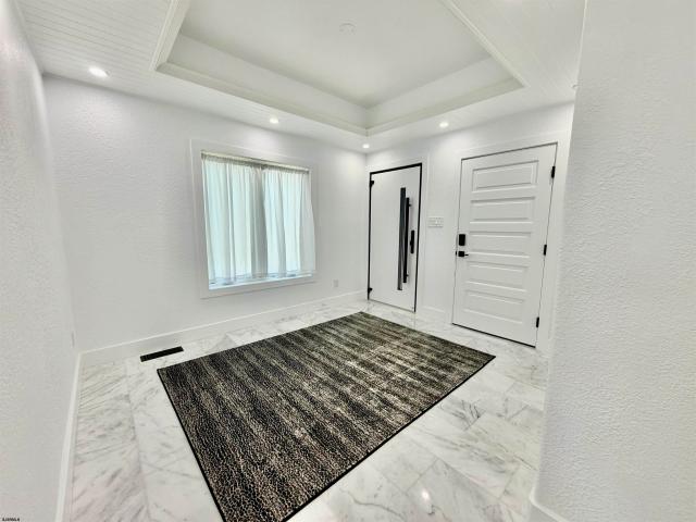 1028 N Shore Dr