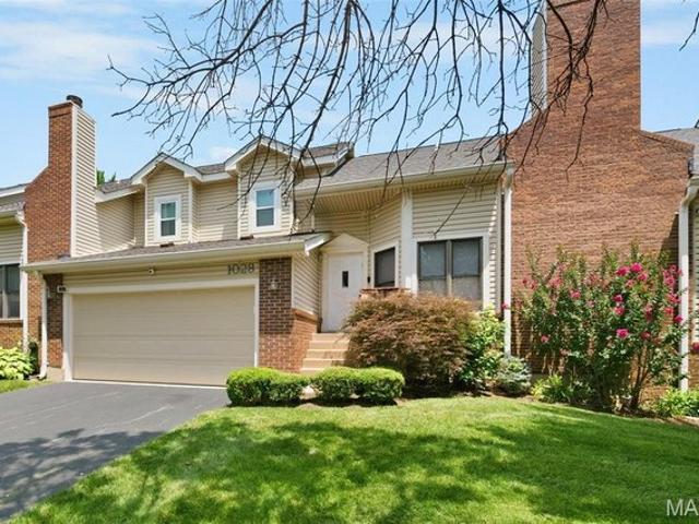 1028 N Spoede Rd, Creve Coeur, MO 63146