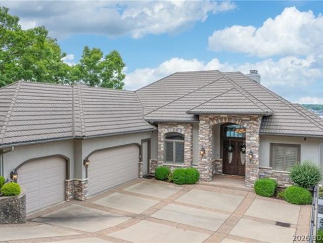 1028 Brookhaven Ln, Sunrise Beach, MO 65079