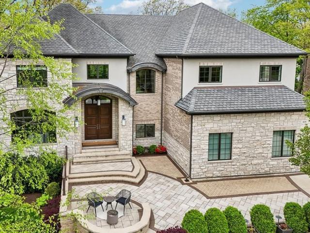 1028 Caroline Ct, Naperville, IL 60565