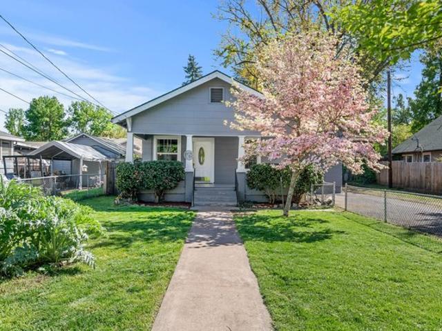1028 E 11th St, Medford, OR 97504