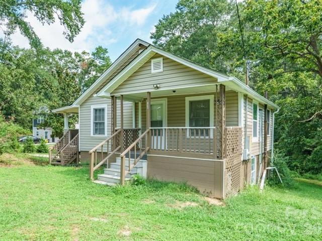 1028 East Dr, Gastonia, NC 28052