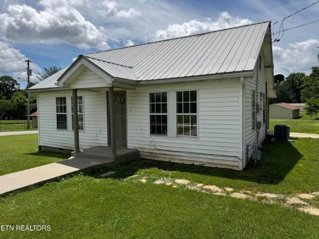 1028 Frank Campbell Rd