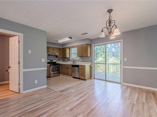 1028 Huntington Trace SE