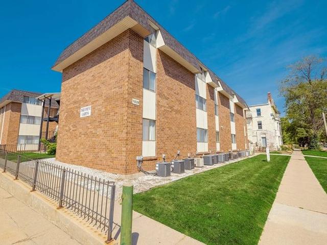 1028 H St, Lincoln, NE 68508