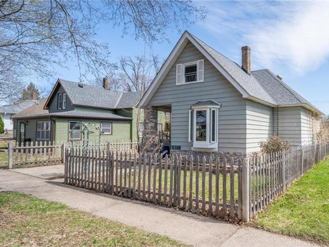 1028 Livingston Ave, West Saint Paul, MN 55118