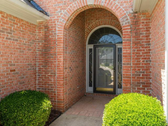 1028 Riverchase Cove
