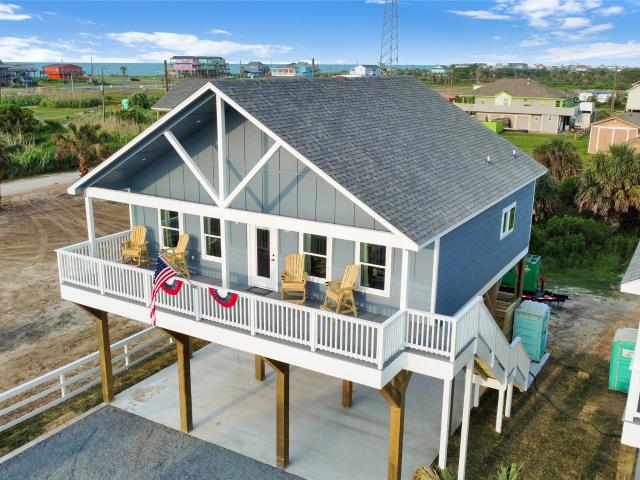 1028 Sunset Circle W