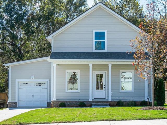 1028 Sycamore Rdg E, Burns, TN 37029
