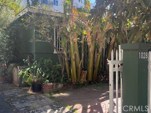 1028 S Kenmore Ave, Los Angeles, CA 90006 | MLS #MB26061