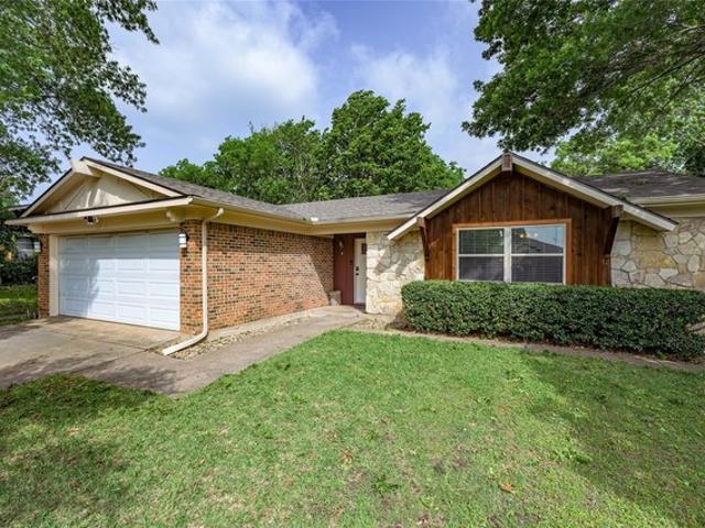 1028 S Idlewild Dr, Sherman, TX 75090