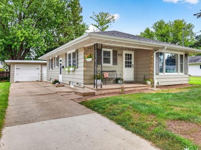 1028 Tyler Ave, Oshkosh, WI 54902