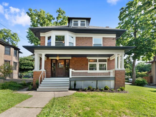 1028 Valley Lane