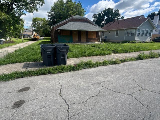 1028 W 10th Street