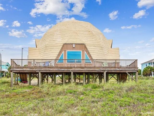1048 W Gorrie Dr, Saint George Island, FL 32328