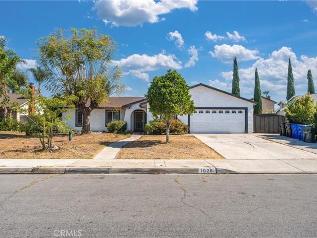 1028 W Woodcrest St, Bloomington, CA 92316