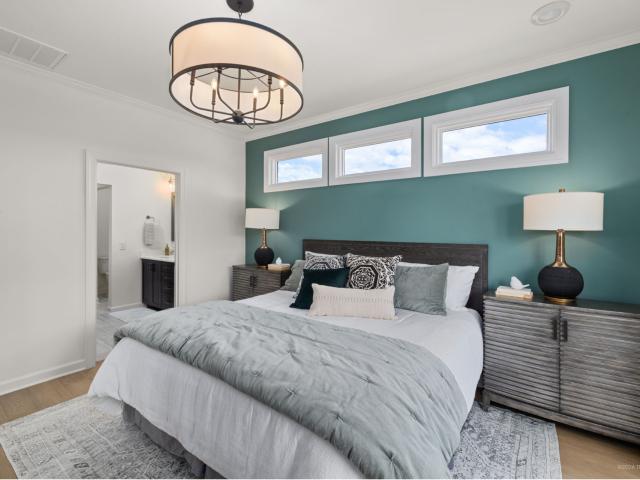 1028 36th Street W